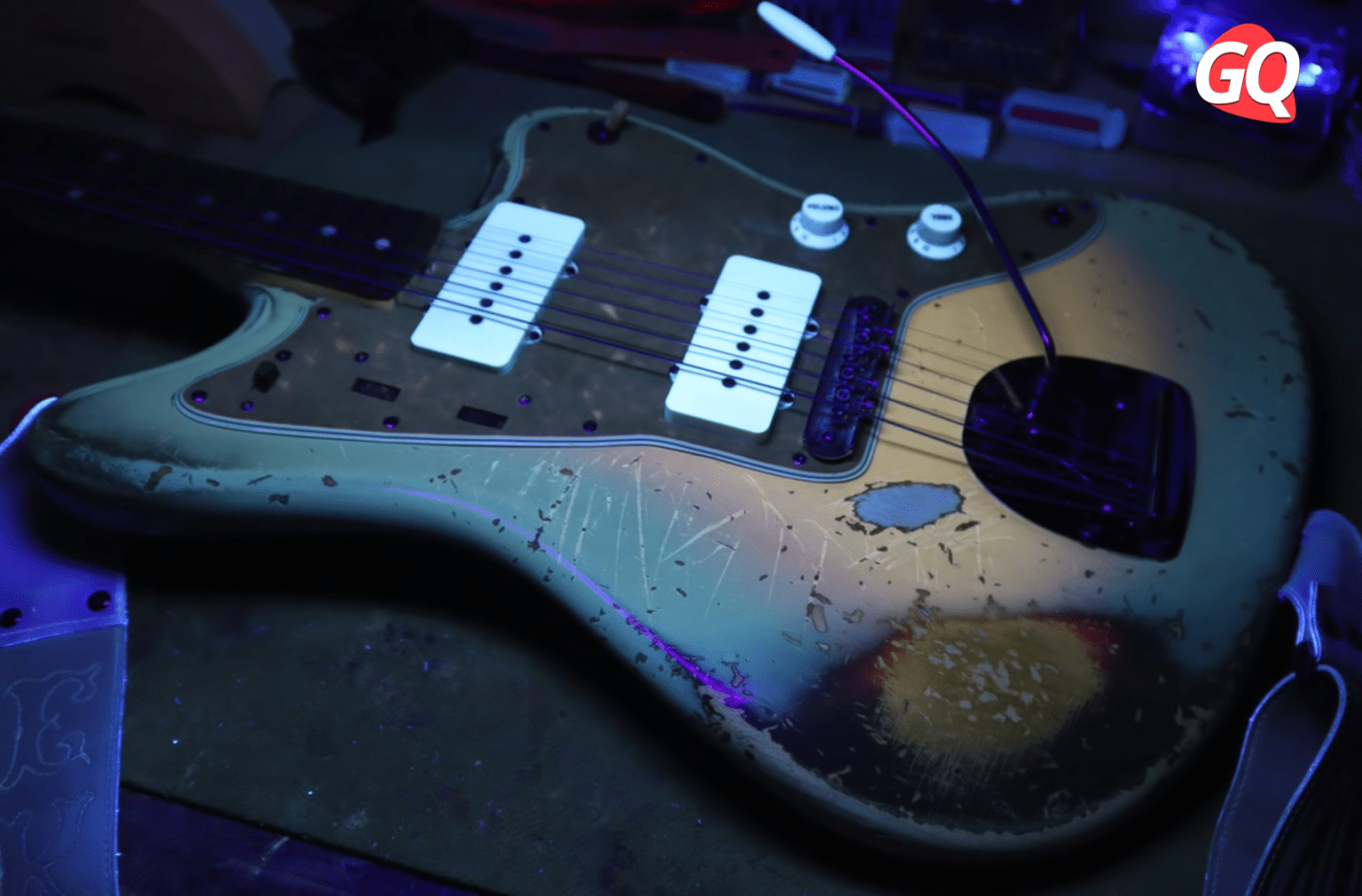 Black Light: How to Examine Vintage Guitars with UV Light?